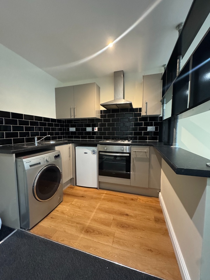 Doncaster - Studio Flat, Young Street, DN1 - To Rent Now for £575.00 p/m