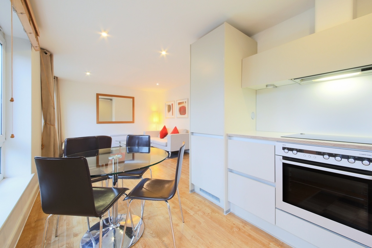London - 1 Bed Flat, Queensgate House, E3 - To Rent Now for £1,820.00 p/m