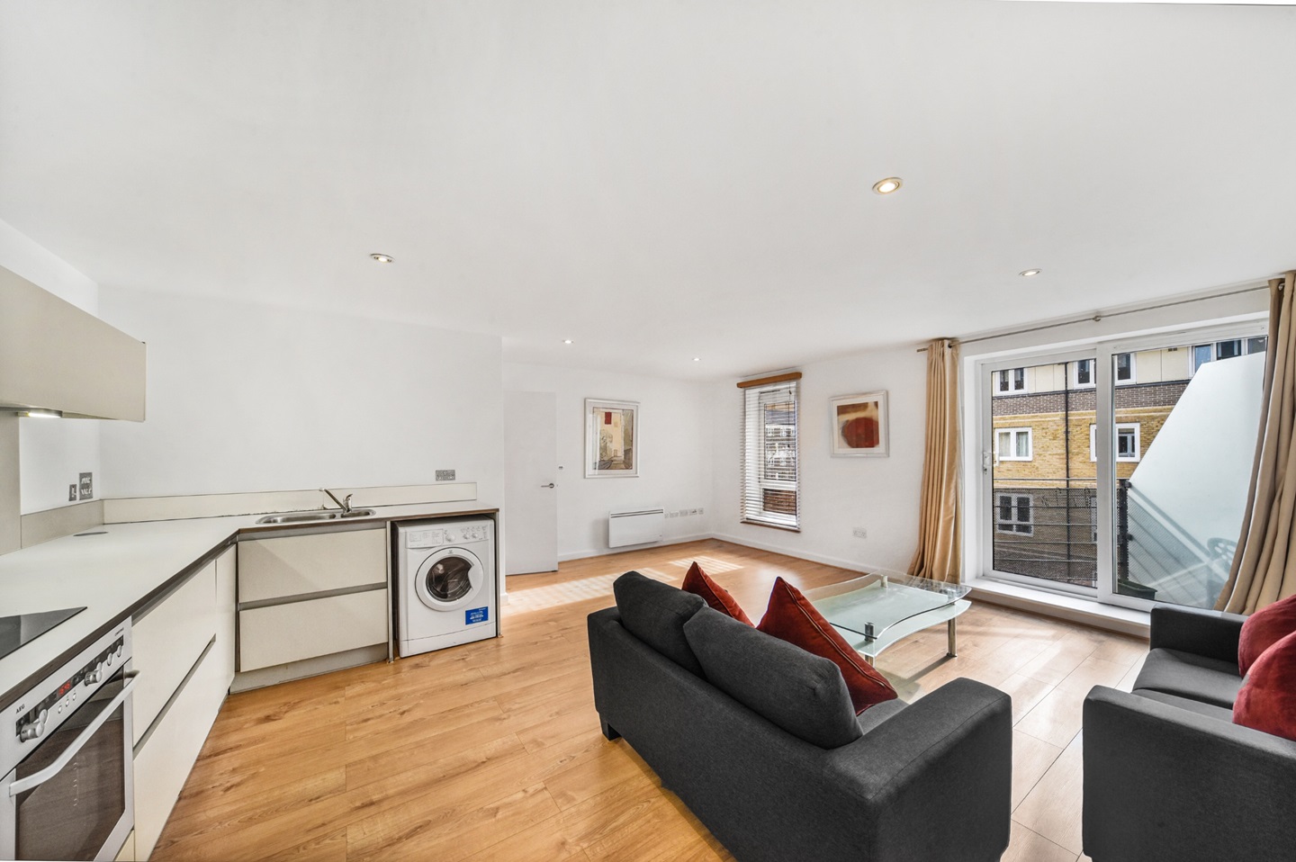 London - 1 Bed Flat, Queensgate House, E3 - To Rent Now for £1,841.67 p/m