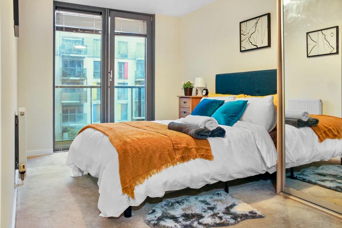 London - 1 Bed Flat, George Hudson Tower, E15 - To Rent Now for £1,800. ...