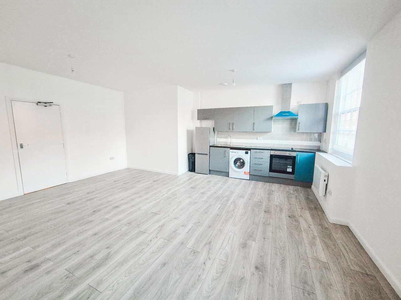 Dagenham Heathway - 1 Bed Flat, Heathway, RM9 - To Rent Now for £1,400. ...