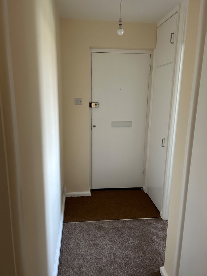 Goring-By-Sea, Worthing - 2 Bed Flat, Jupps Lane, BN12 - To Rent Now ...