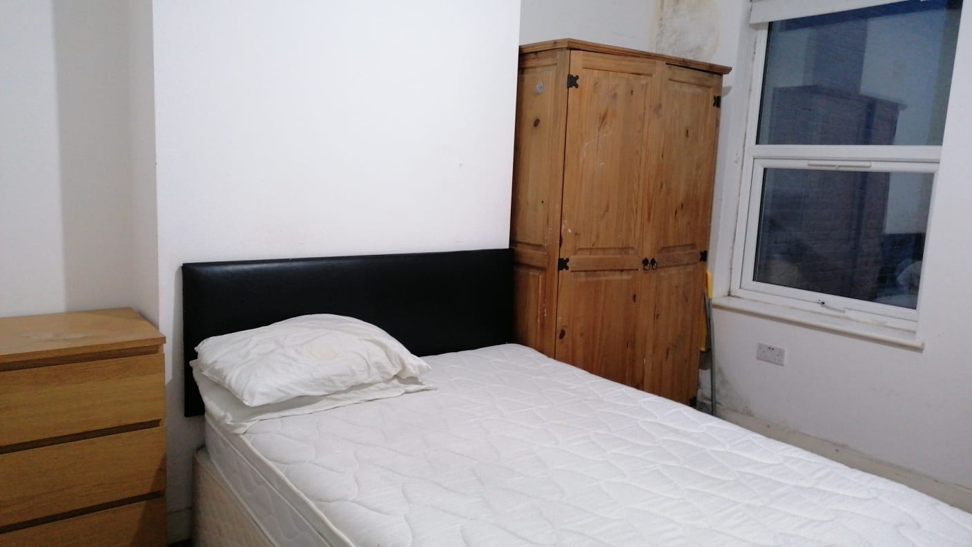 Slough - Room in a Shared House, Chalvey Road East, SL1 - To Rent Now ...