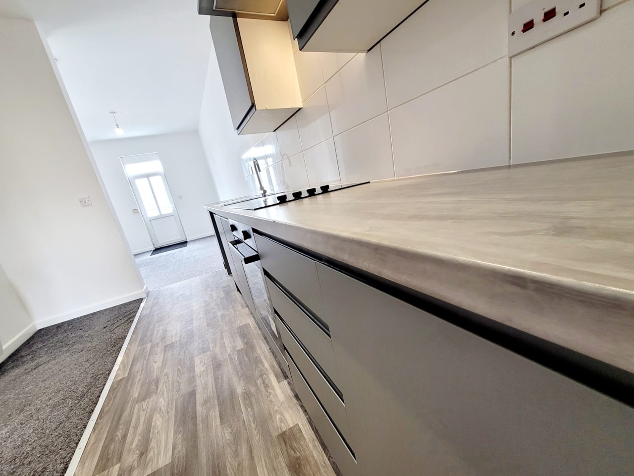 Cadishead, Manchester - 2 Bed Flat, Liverpool Road, M44 - To Rent Now ...