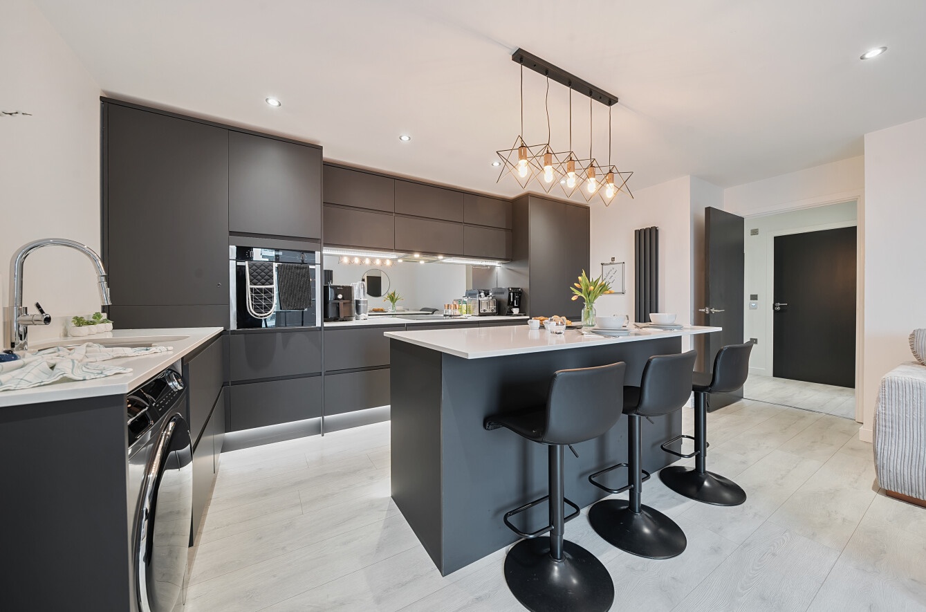 West Molesey - 1 Bed Penthouse, Aits View, KT8 - To Rent Now for £2,400 ...