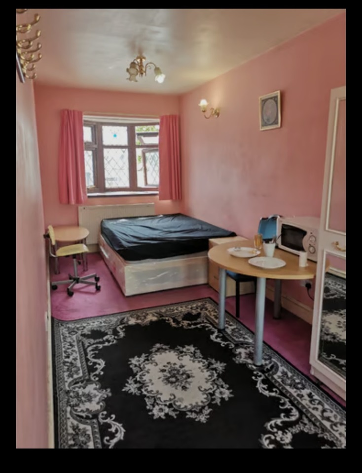 London - Room in a Shared House, Chadacre Avenue, IG5 - To Rent Now for ...
