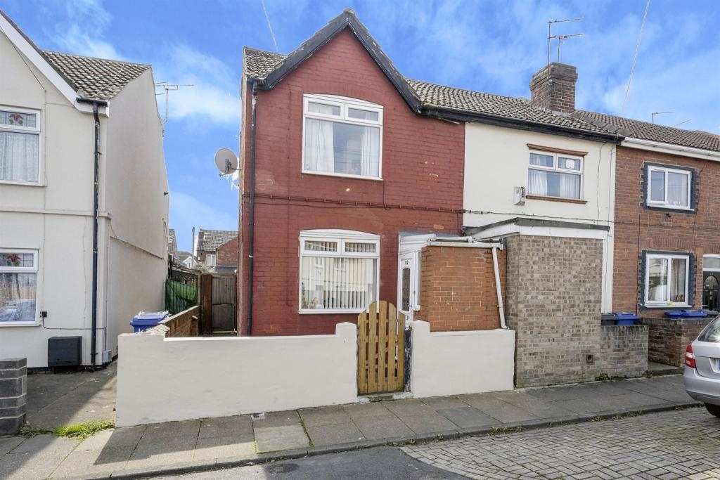 Edlington, Doncaster - 2 Bed End Terrace, Staveley Street, DN12 - To ...