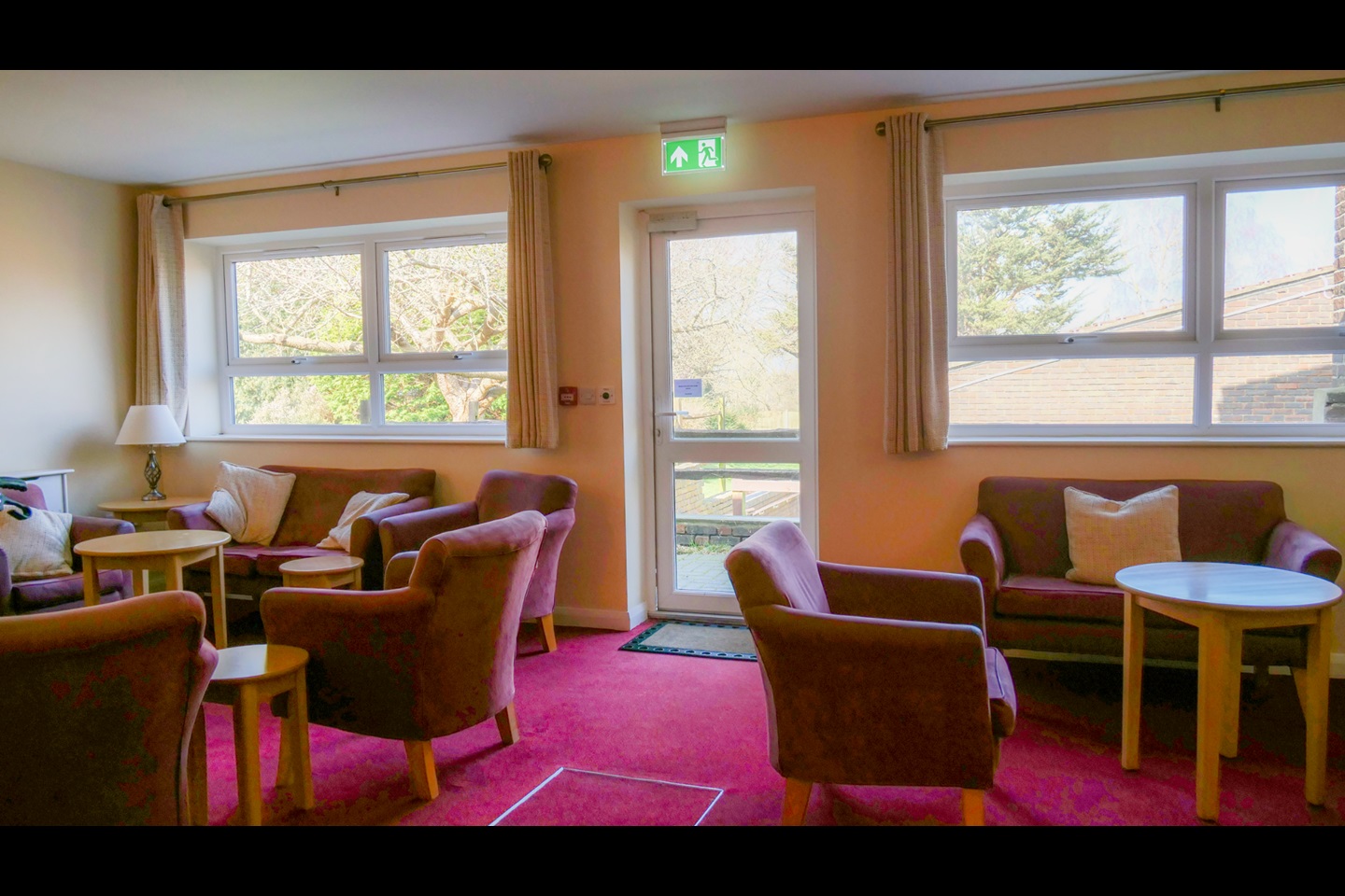 Bexhill-On-Sea - Studio Flat, Peter House, TN40 - To Rent Now for £500.00 p/m