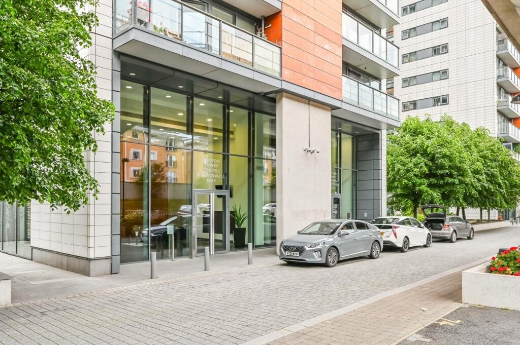 London - 1 Bed Flat, Proton Tower, E14 - To Rent Now for £1,950.00 p/m