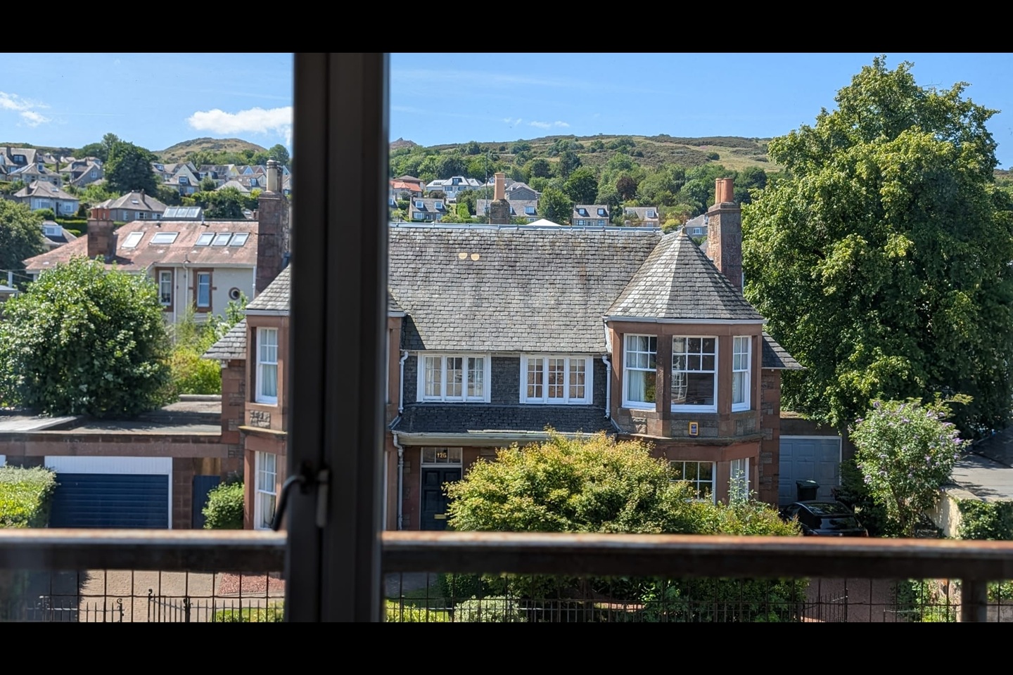 Edinburgh - 2 Bed Flat, Willowbrae Road, EH8 - To Rent Now for £1,650. ...