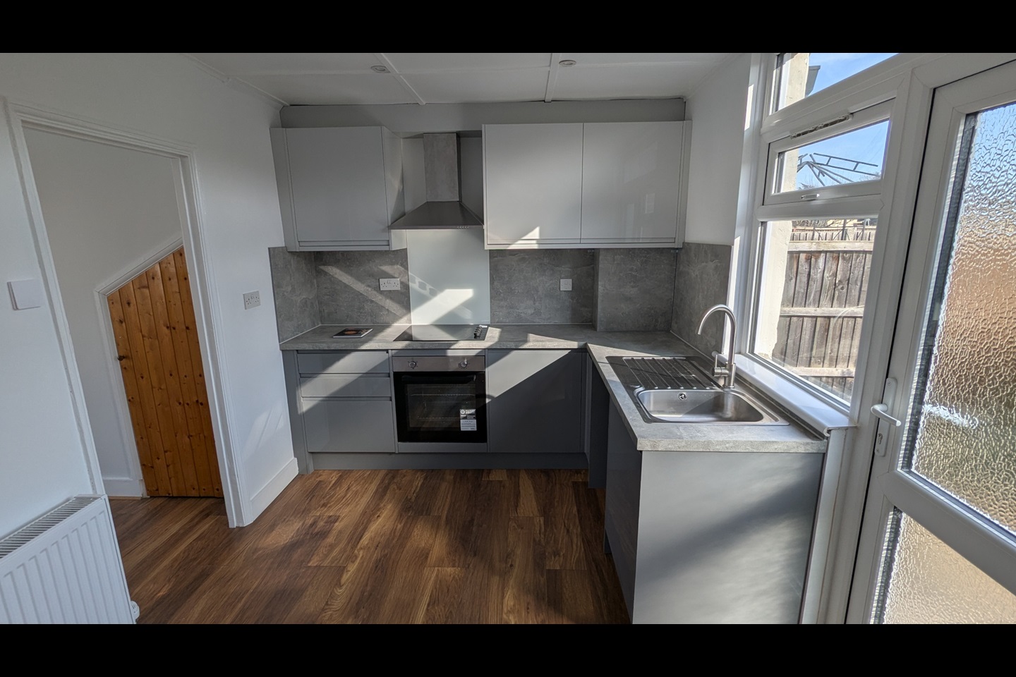 Bexleyheath - 2 Bed Terraced House, Parkside Avenue, DA7 - To Rent Now ...