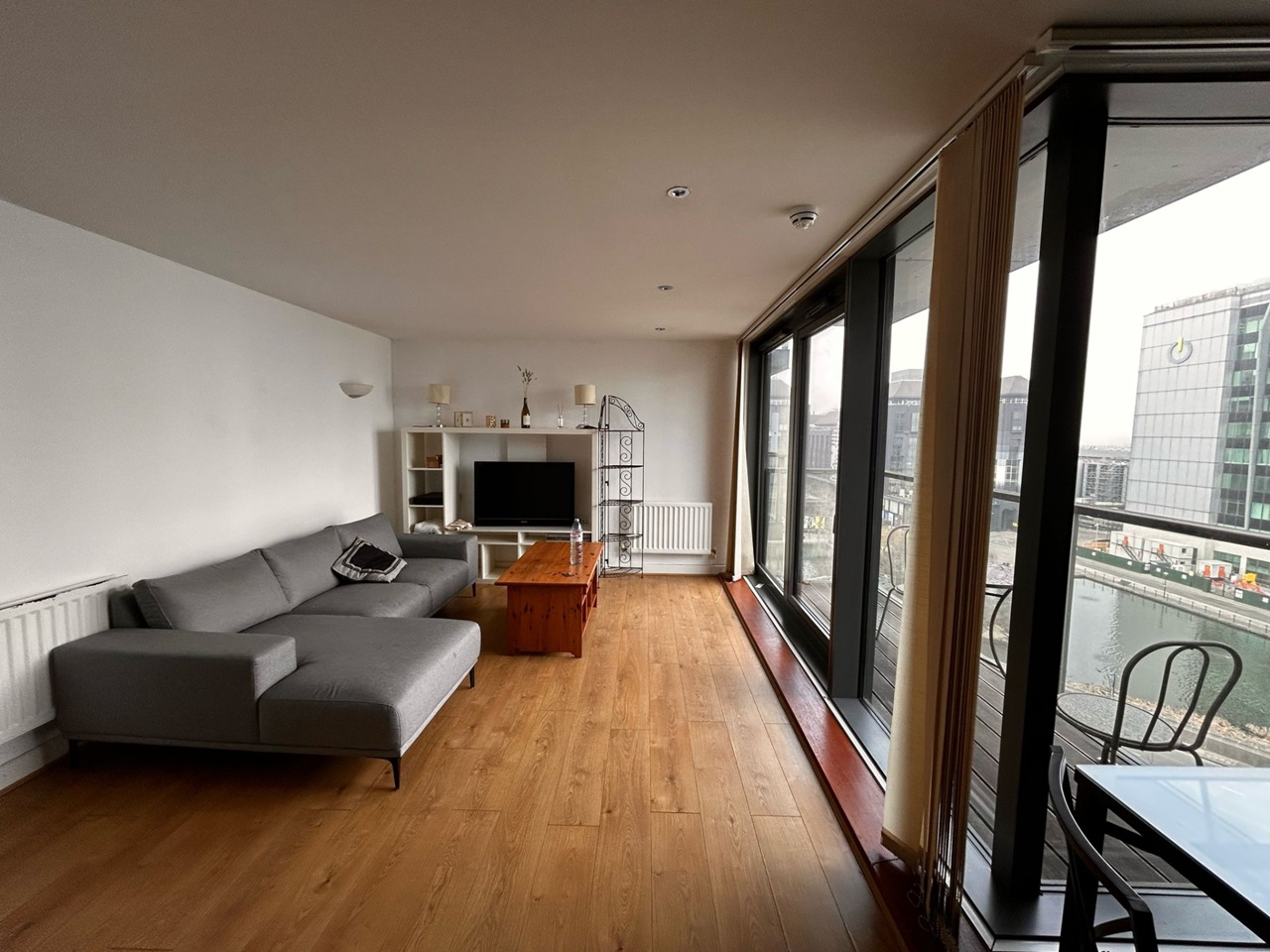 London - Room in a Shared Flat, Elektron Tower, E14 - To Rent Now for £ ...