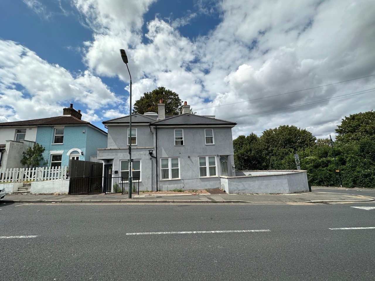 Crayford - 2 Bed Flat, Station Road, DA1 - To Rent Now for £1,500.00 p/m