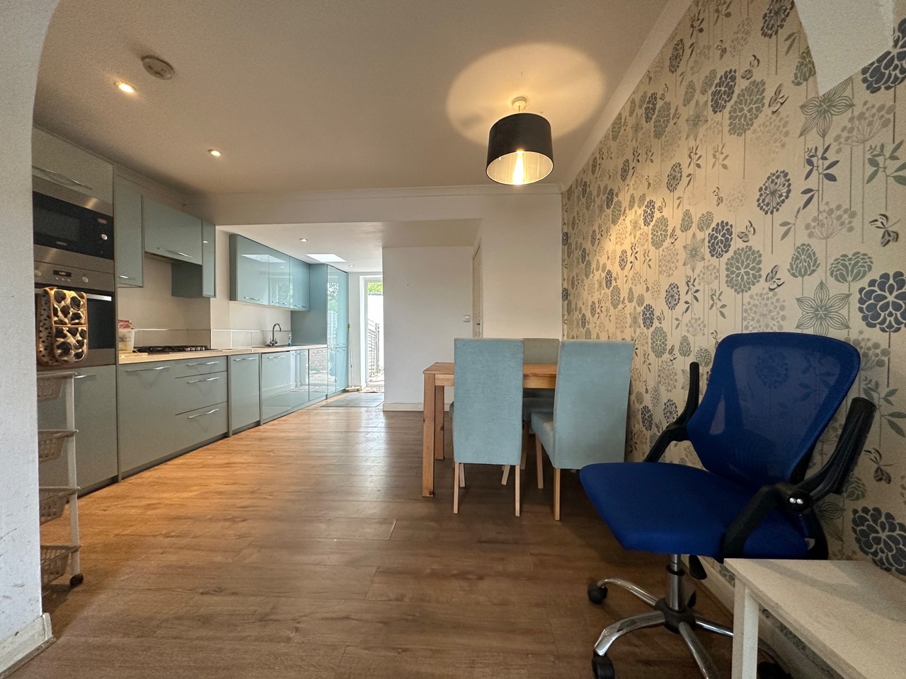 Hanworth, Feltham - 2 Bed Terraced House, Hounslow Road, TW13 - To Rent ...