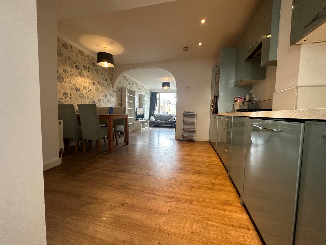 Hanworth, Feltham - 2 Bed Terraced House, Hounslow Road, TW13 - To Rent ...