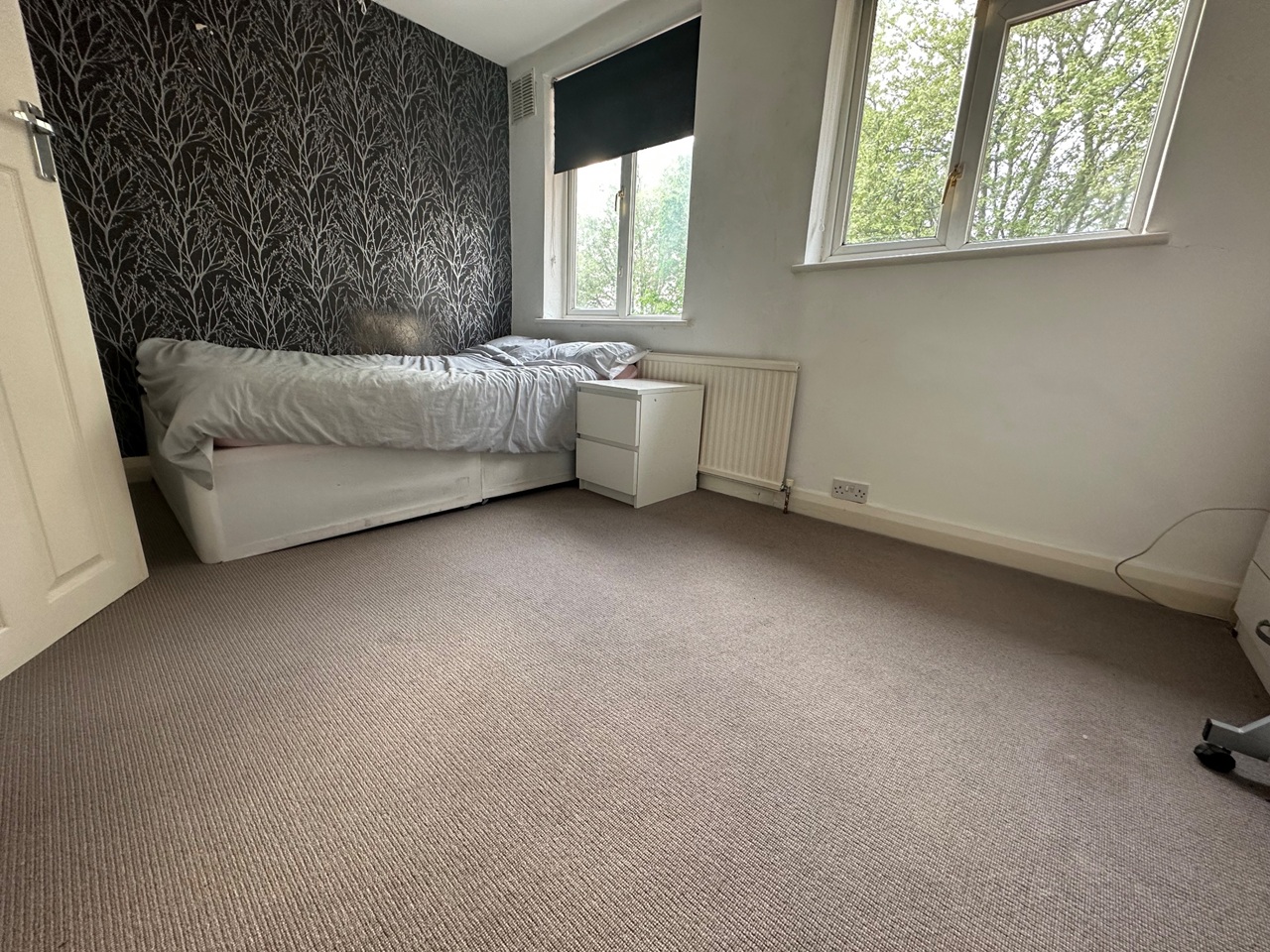 Hanworth, Feltham - 2 Bed Terraced House, Hounslow Road, TW13 - To Rent ...