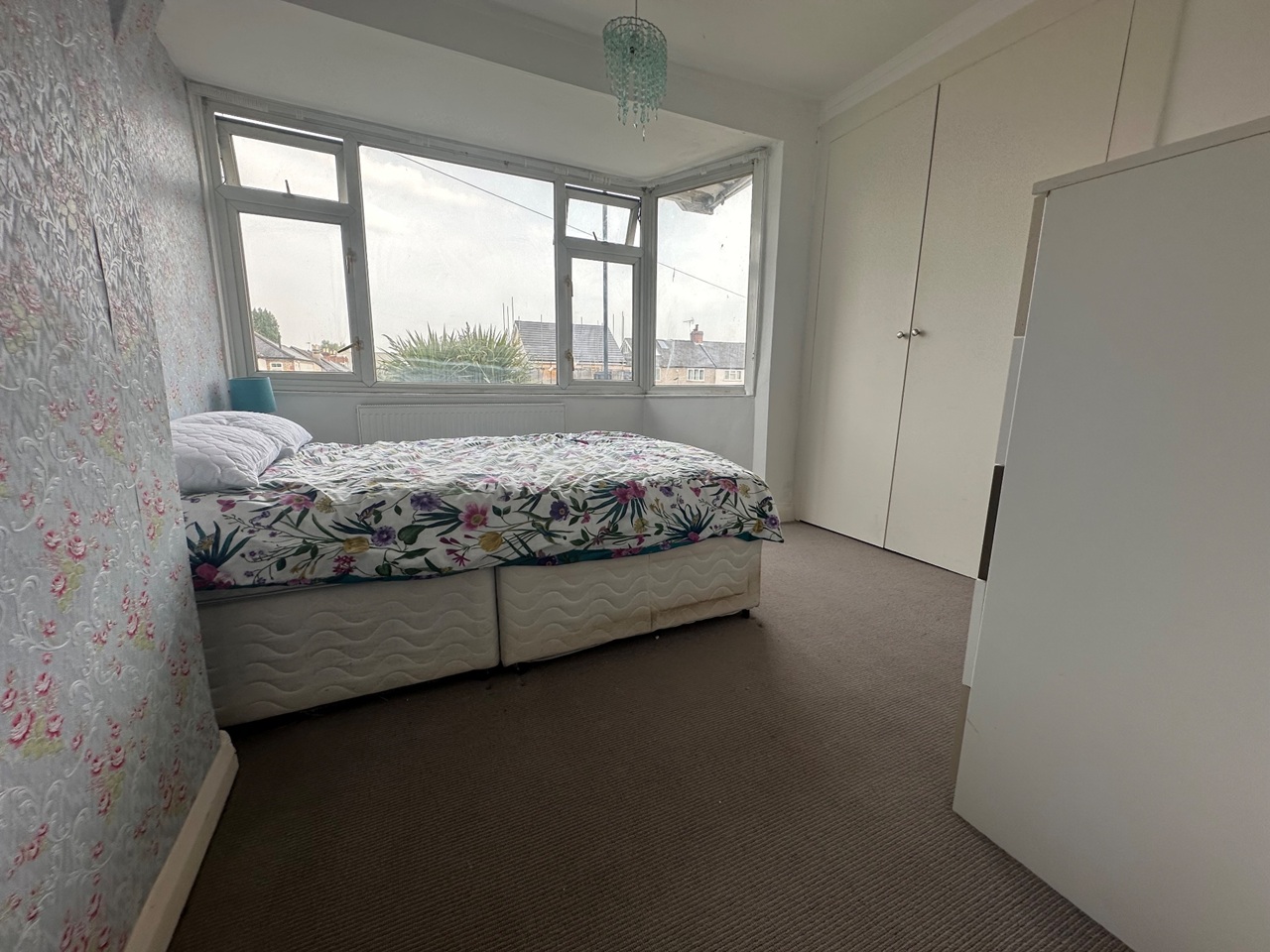 Hanworth, Feltham - 2 Bed Terraced House, Hounslow Road, TW13 - To Rent ...