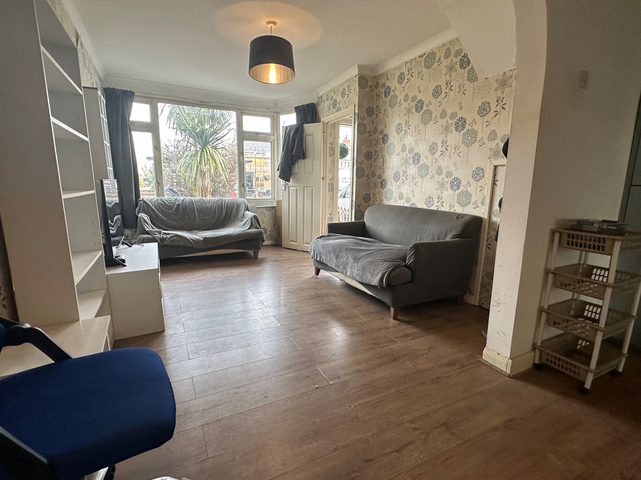 Hanworth, Feltham - 2 Bed Terraced House, Hounslow Road, TW13 - To Rent ...