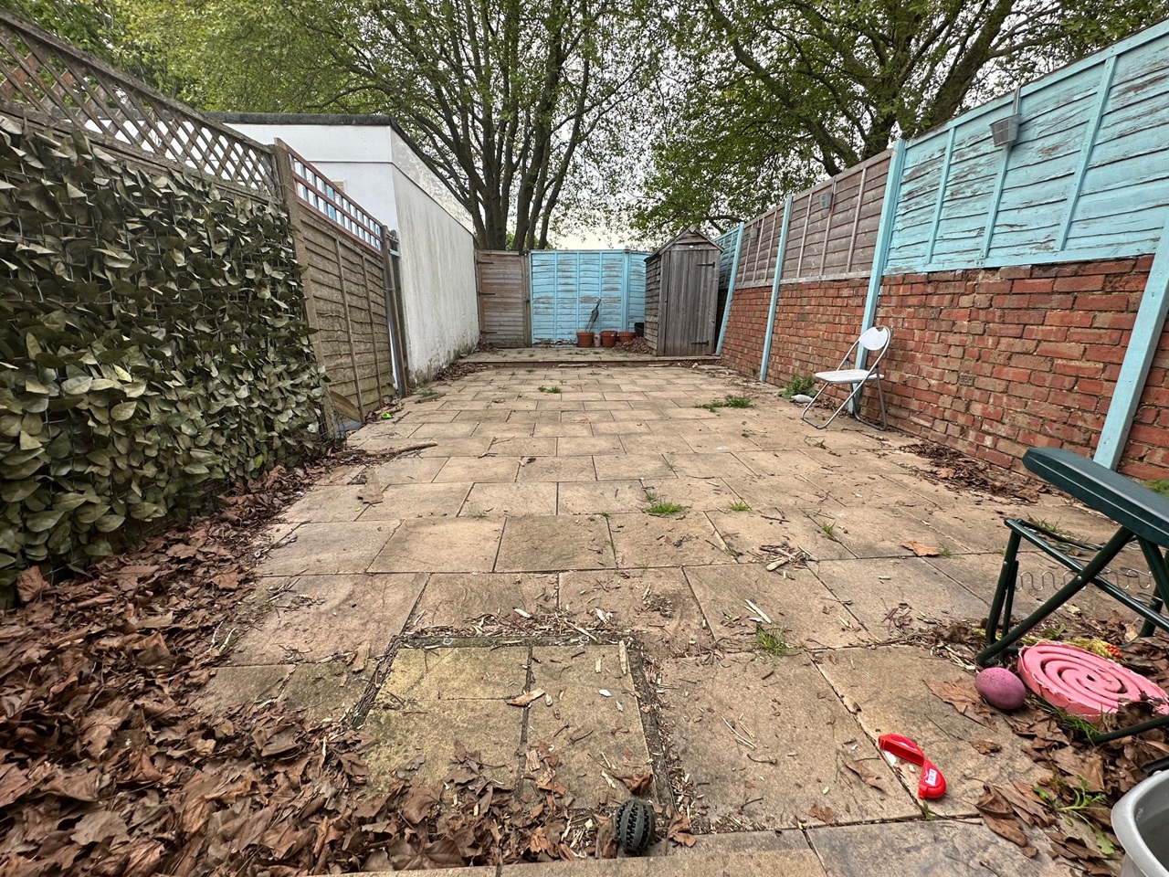 Hanworth, Feltham - 2 Bed Terraced House, Hounslow Road, TW13 - To Rent ...