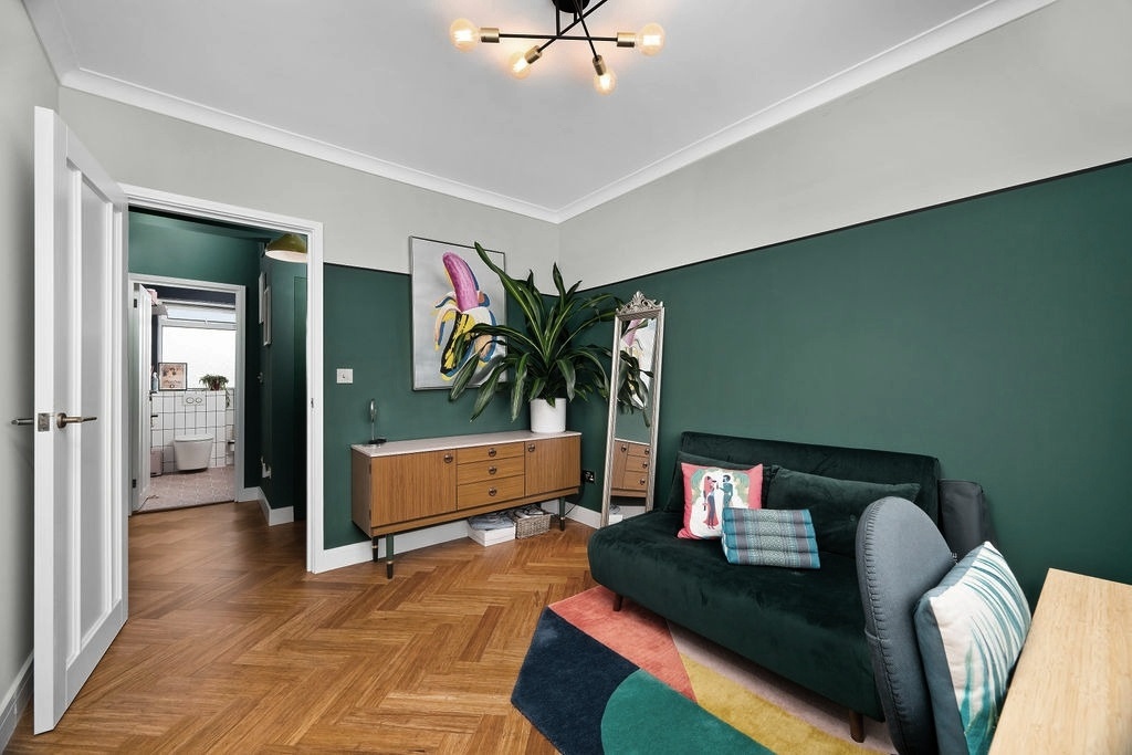 London - 1 Bed Flat, Osier Court, E1 - To Rent Now for £1,850.00 p/m