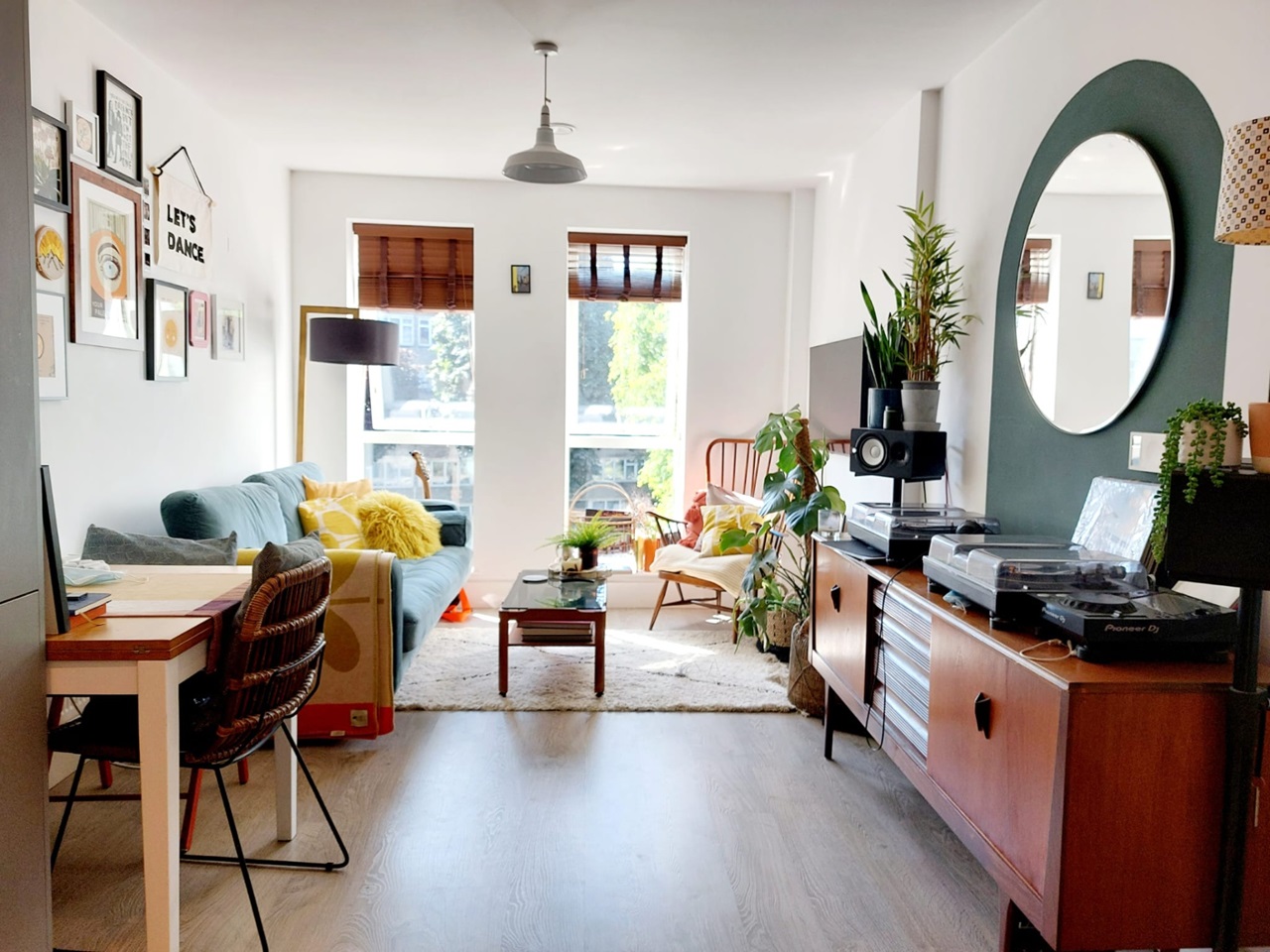 London - 1 Bed Flat, St. Andrews Court, N17 - To Rent Now for £1,600.00 p/m