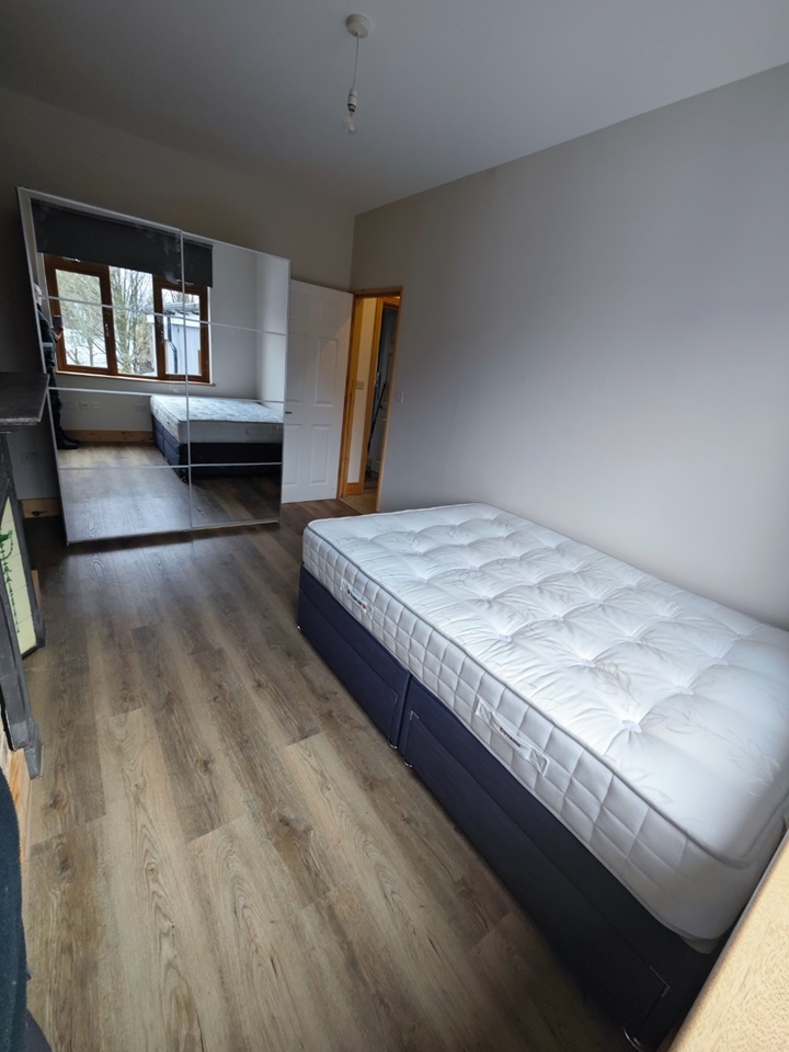 London - 1 Bed Flat, Sydney Grove, NW4 - To Rent Now for £1,480.00 p/m