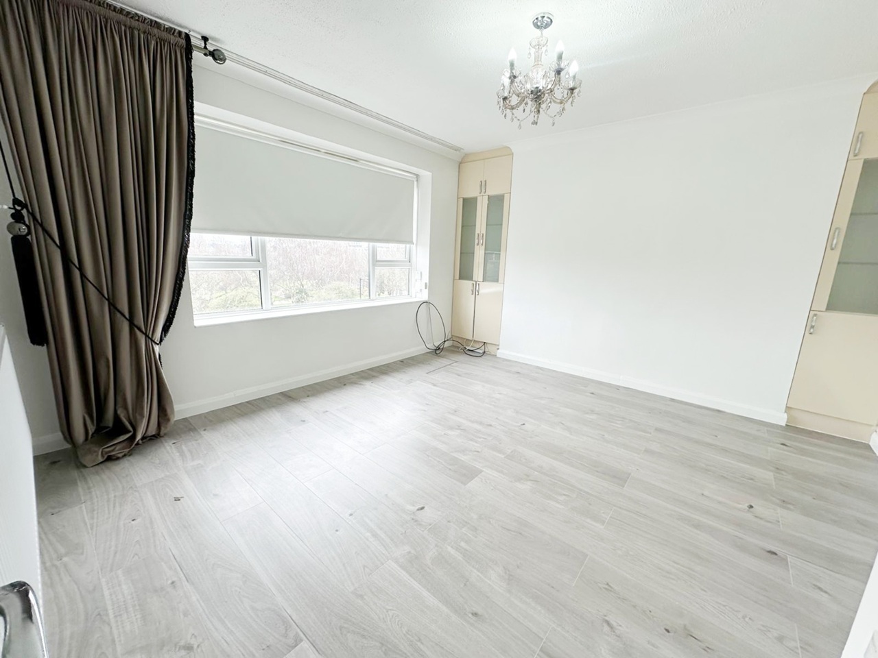 London - 2 Bed Flat, Queensbridge Court, E2 - To Rent Now for £2,200.00 p/m