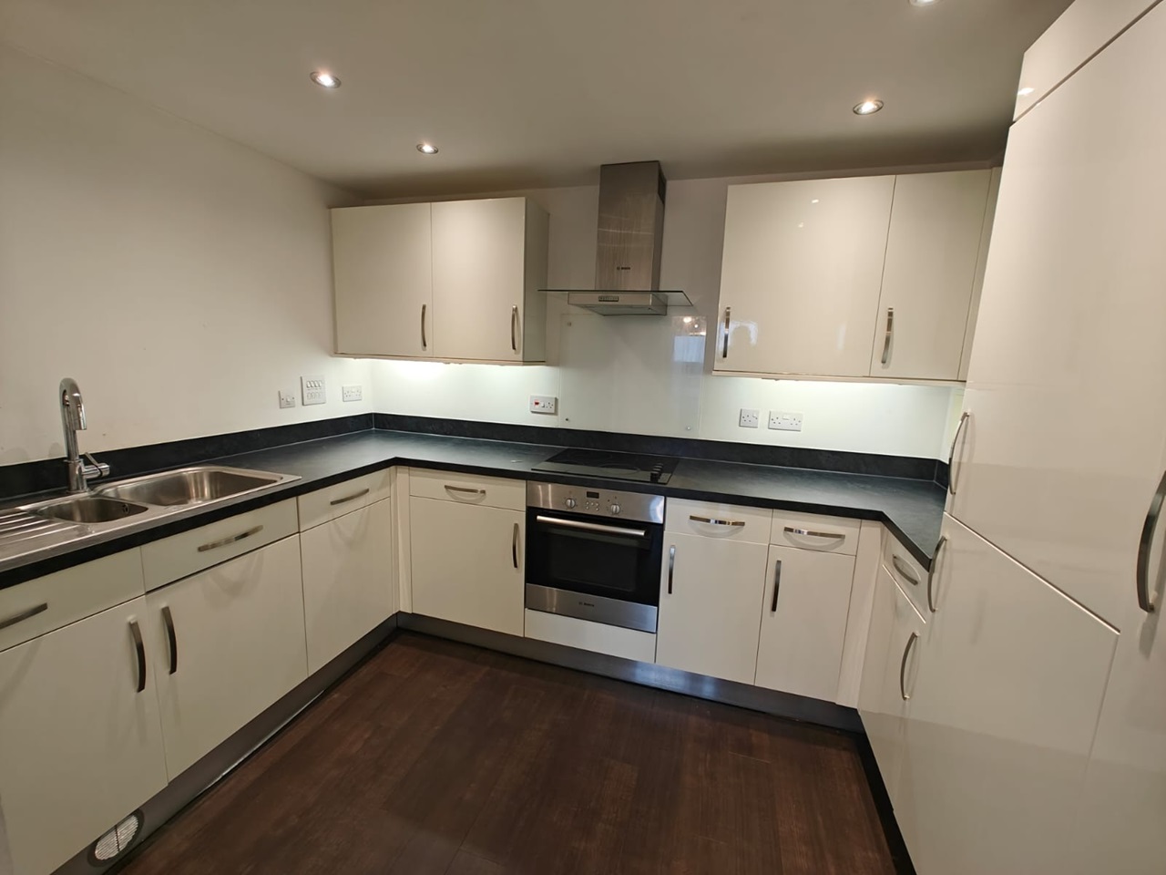 Poole - 2 Bed Flat, Asperand House, BH12 - To Rent Now for £1,300.00 p/m