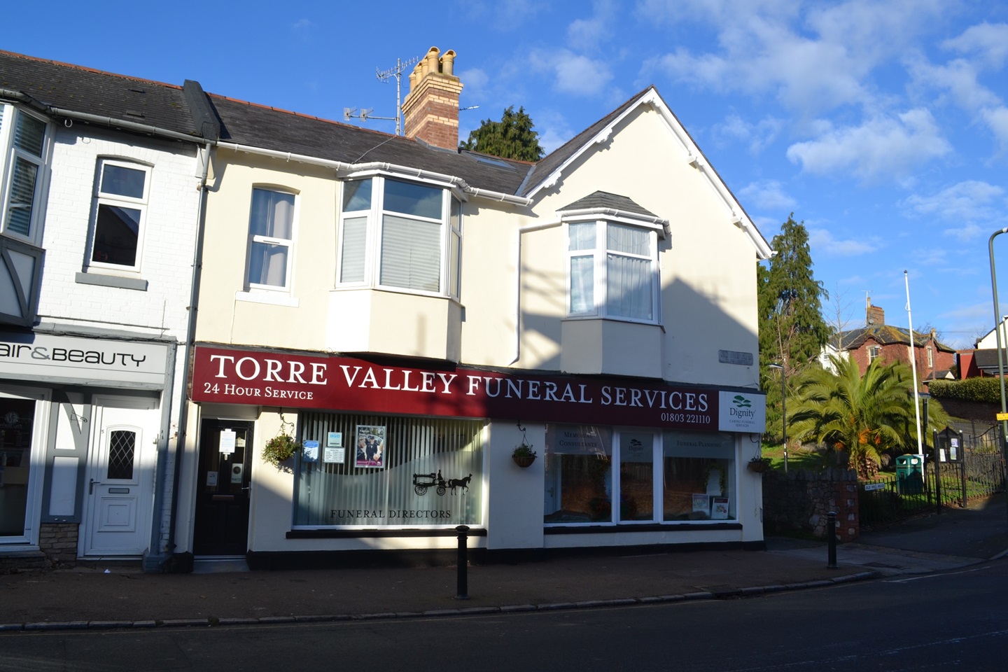 Torquay - 2 Bed Flat, Old Mill Road, TQ2 - To Rent Now for £850.00 p/m