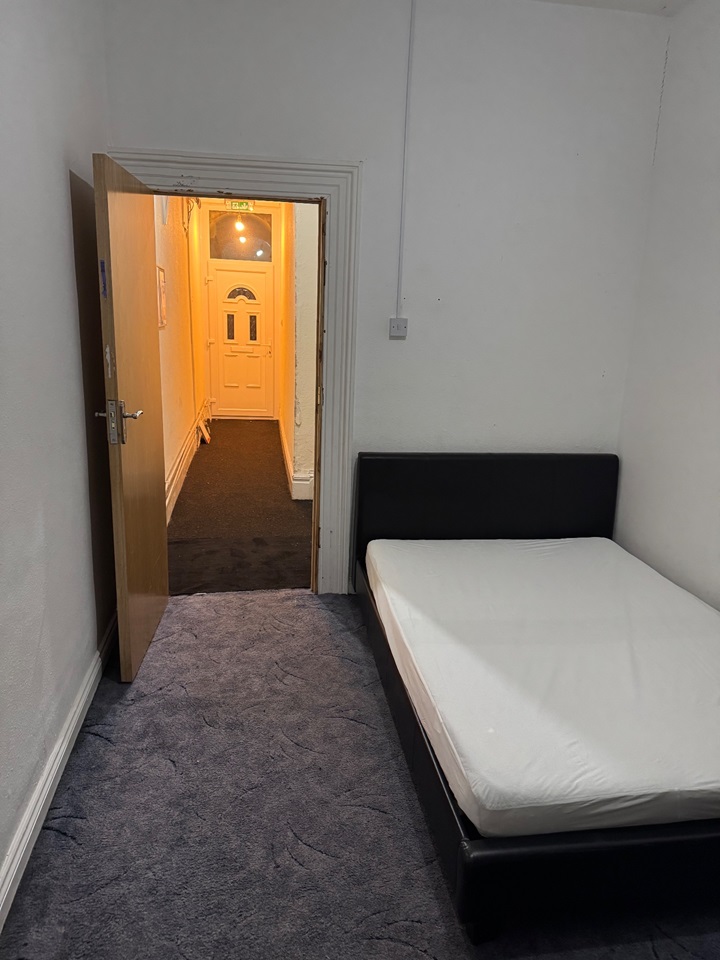 Bristol - Room in a Shared Flat, Bristol, BS2 - To Rent Now for £750.00 p/m