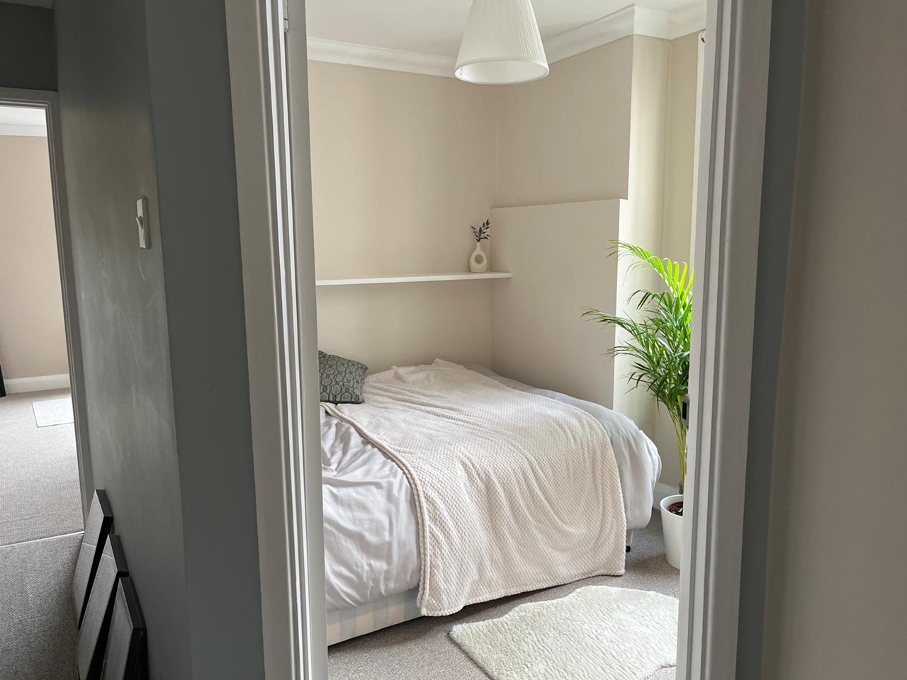 London - 2 Bed Flat, Kensal Green, NW10 - To Rent Now for £1,950.00 p/m