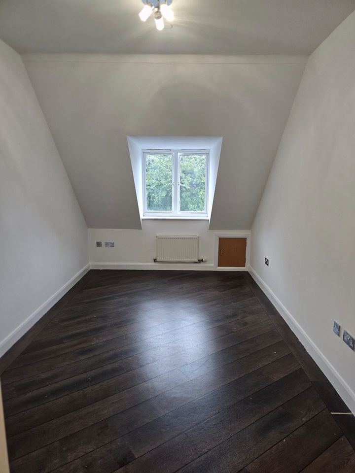 Rochdale - 2 Bed Penthouse, Clay Lane, OL11 - To Rent Now for £1,500.00 p/m