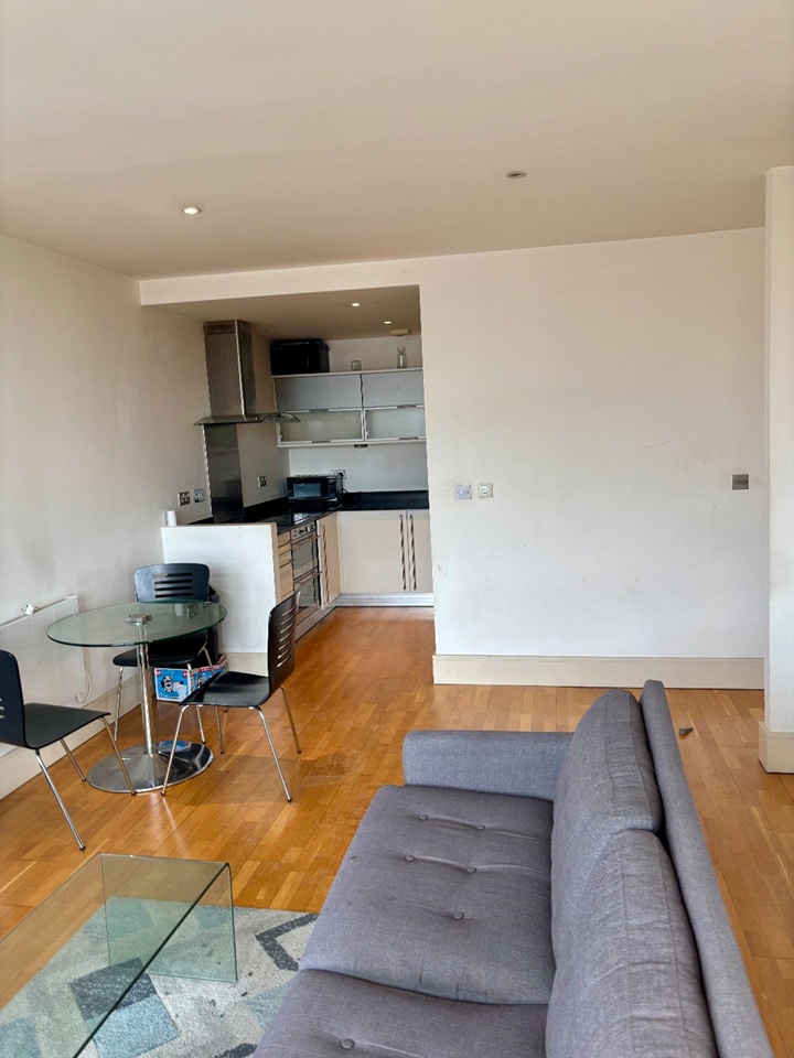 Manchester - 2 Bed Flat, The Lock Building, M1 - To Rent Now for £1,350 ...