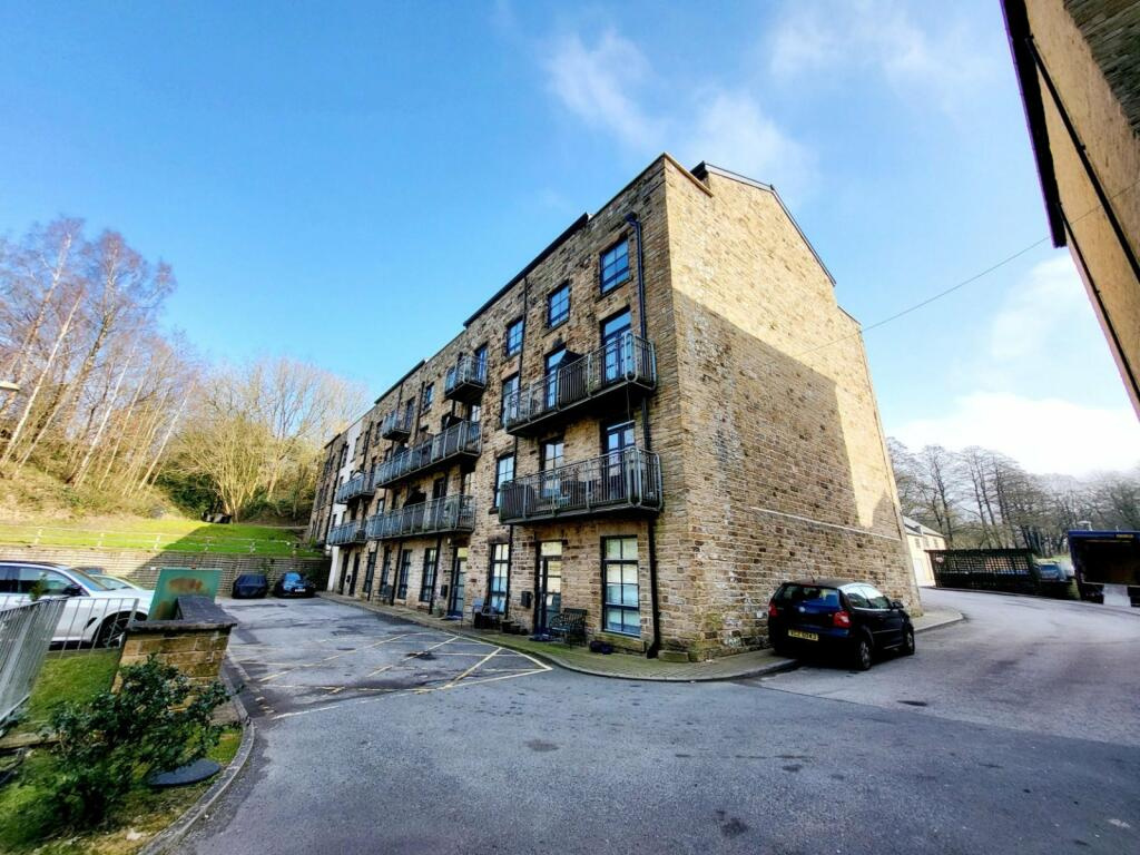 Chisworth, Glossop - 2 Bed Flat, Kinderlee Way, SK13 - To Rent Now for ...