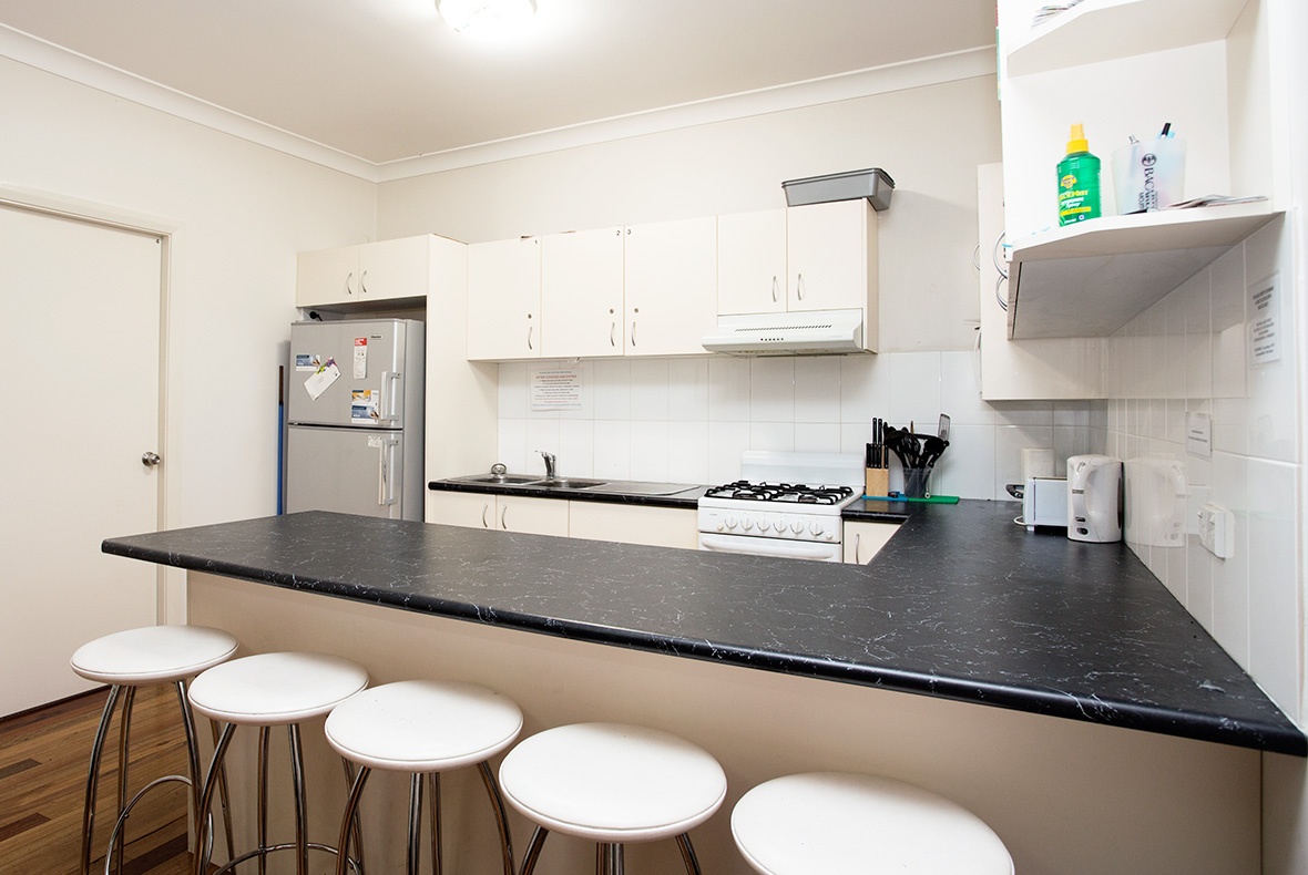 Leeds - Room in a Shared House, Stanningley Road, LS12 - To Rent Now ...