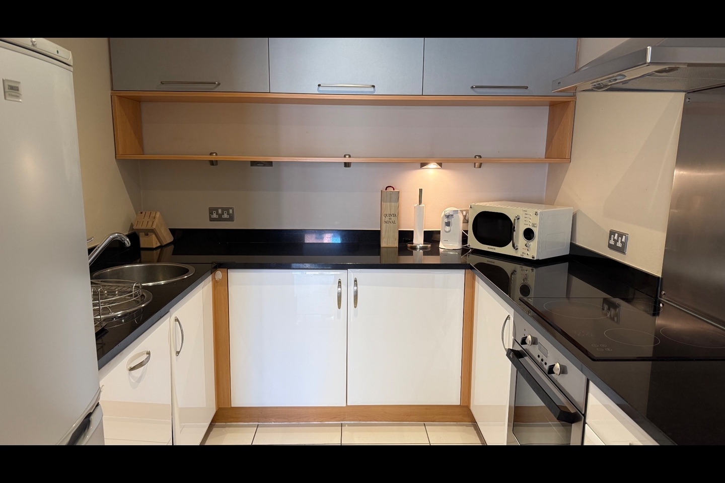 Manchester - 2 Bed Flat, The Lock Building, M1 - To Rent Now for £1,350 ...