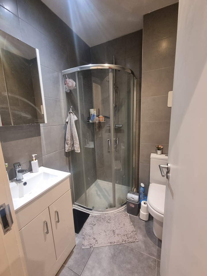 London - Studio Flat, Brent Cross Gardens, NW4 - To Rent Now for £1,300 ...