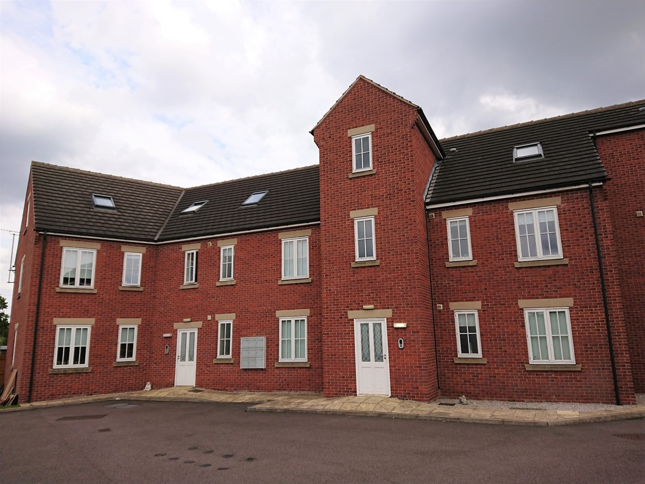 Shuttlewood, Chesterfield - 2 Bed Flat, Featherbed Close, S44 - To Rent ...