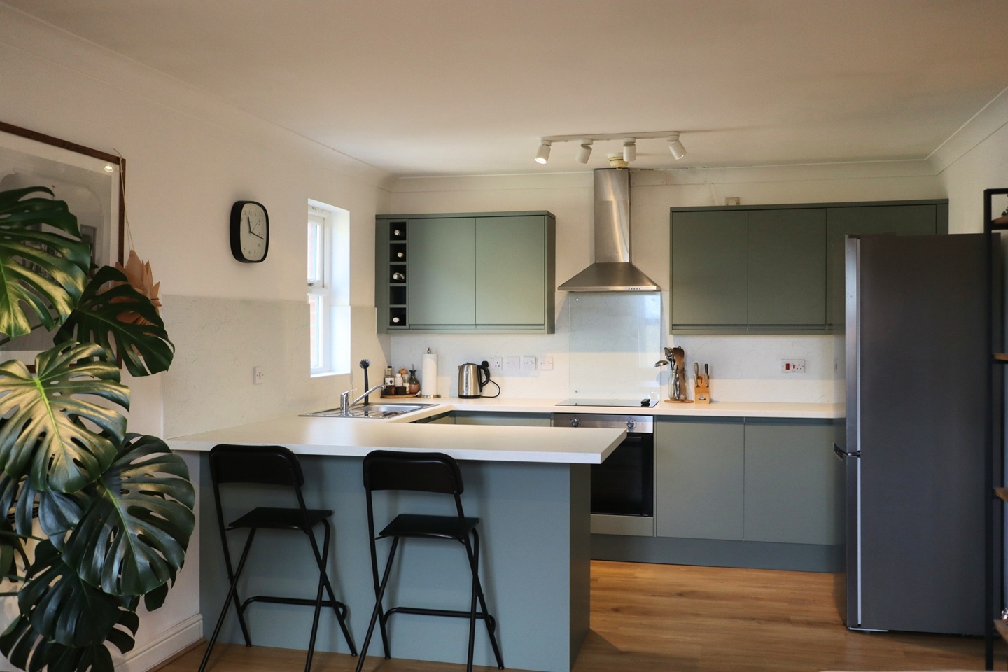 Manchester - 2 Bed Flat, Hadfield Close, M14 - To Rent Now for £1,516. ...