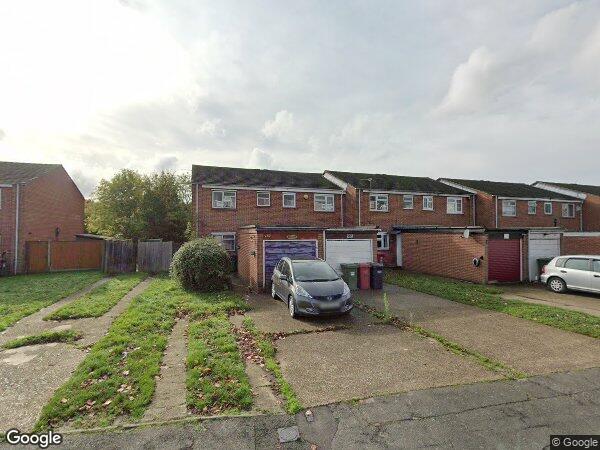 Slough - Room in a Shared House, Weekes Drive, SL1 - To Rent Now for £ ...