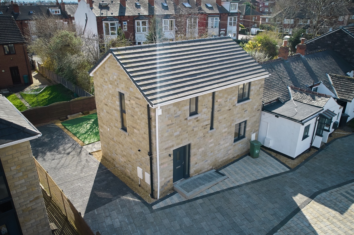 Leeds - 3 Bed Detached House, The Bungalows, LS15 - To Rent Now for £ ...