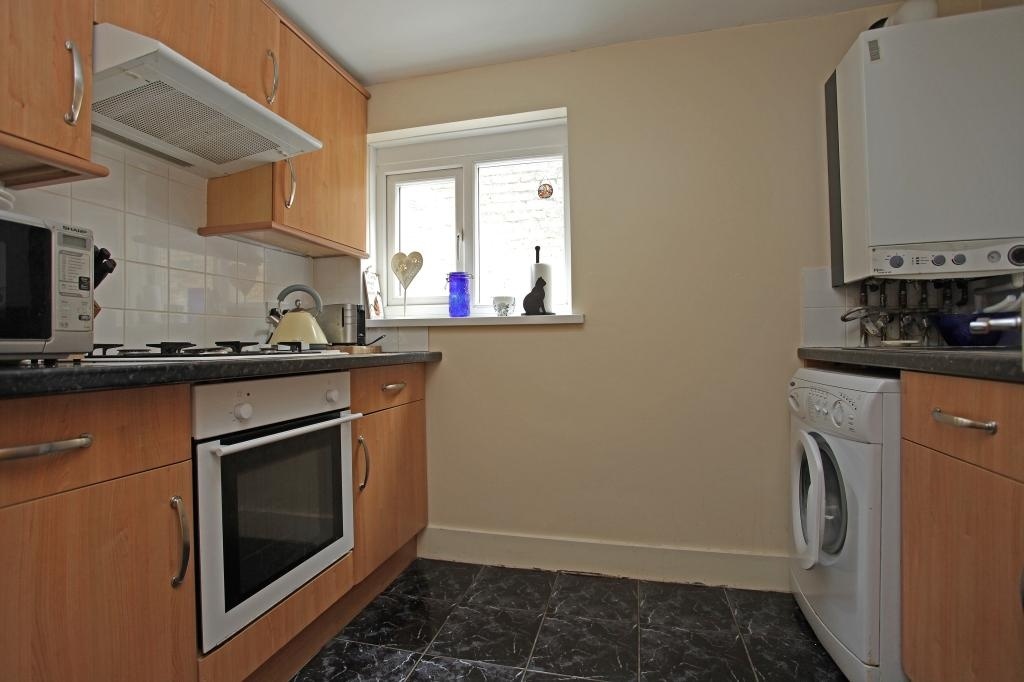 Sutton - 1 Bed Flat, Rowan Lodge, SM1 - To Rent Now for £1,500.00 p/m
