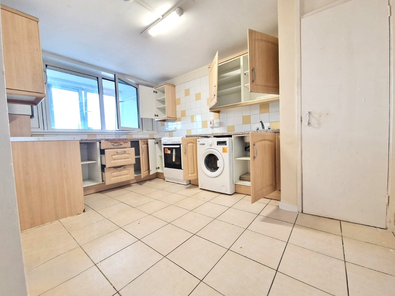 London - 2 Bed Flat, Ferrier Point, E16 - To Rent Now for £1,950.00 p/m