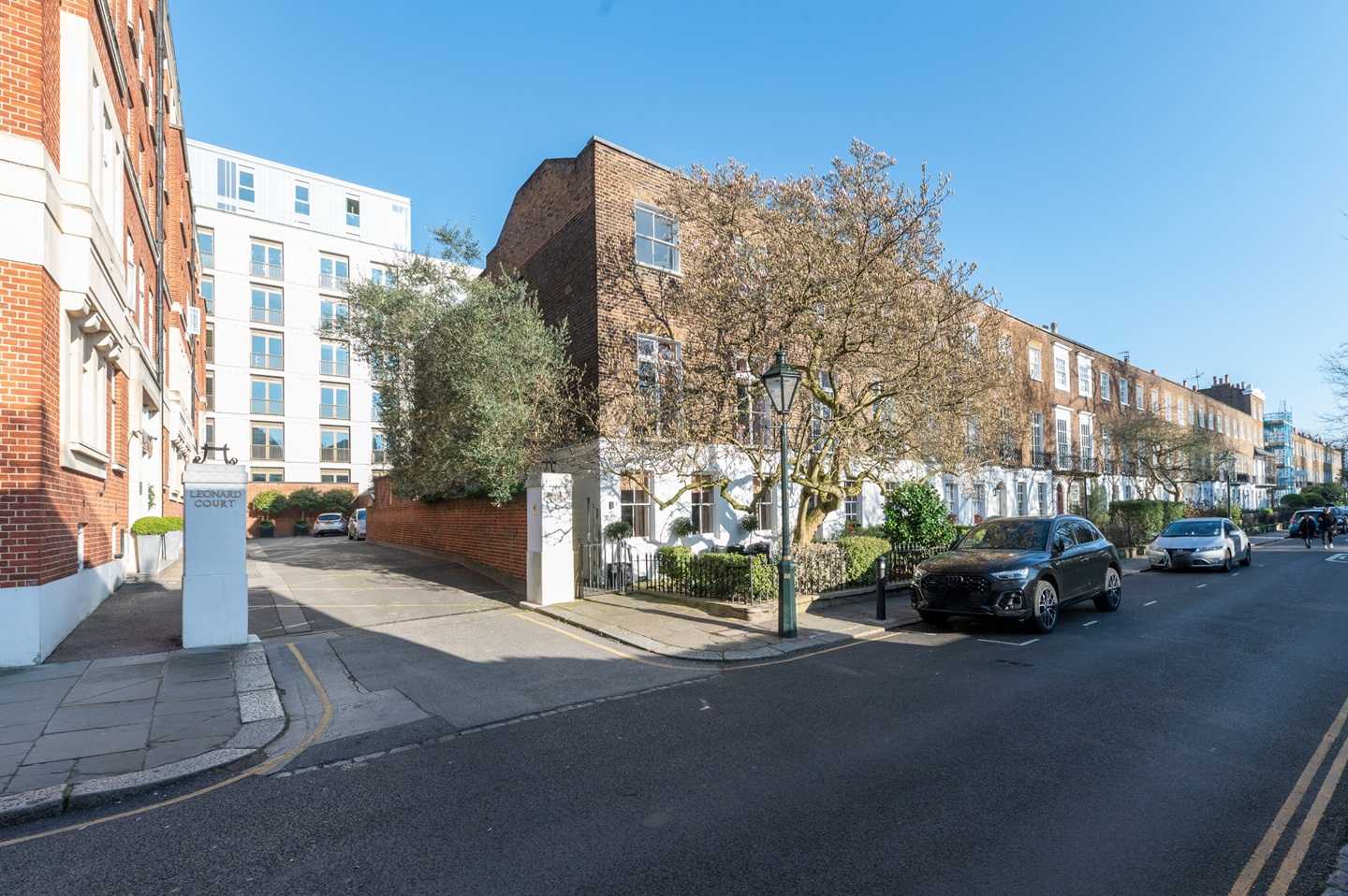 London - 2 Bed Flat, Edwardes Square, W8 - To Rent Now for £7,500.00 p/m