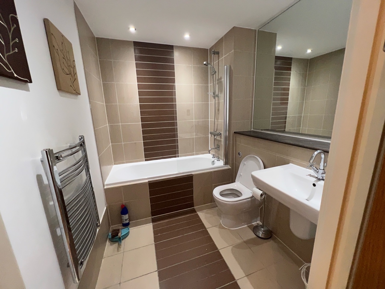 Manchester - 1 Bed Flat, Masson Place, M4 - To Rent Now for £1,000.00 p/m