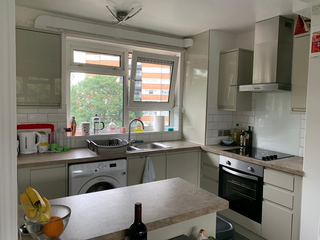 London - 2 Bed Flat, Richardson Court, SW4 - To Rent Now for £2,002.00 p/m