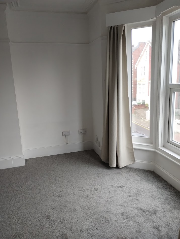 Southsea - Studio Flat, Elphinstone Road, PO5 - To Rent Now for £725.00 p/m