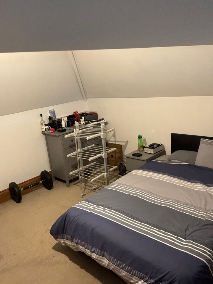 Chigwell - Room in a Shared House, Manor Road, IG7 - To Rent Now for £ ...