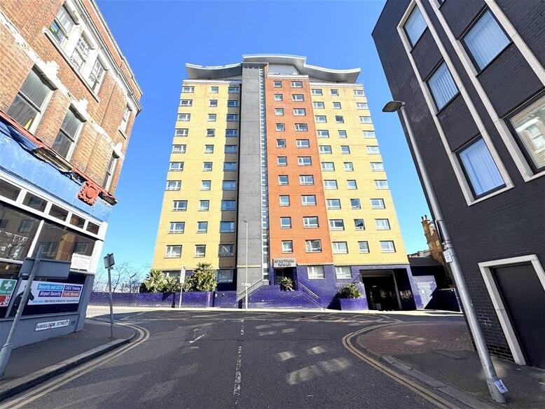 Ilford - 2 Bed Penthouse, Hainault Street, IG1 - To Rent Now for £1,950 ...