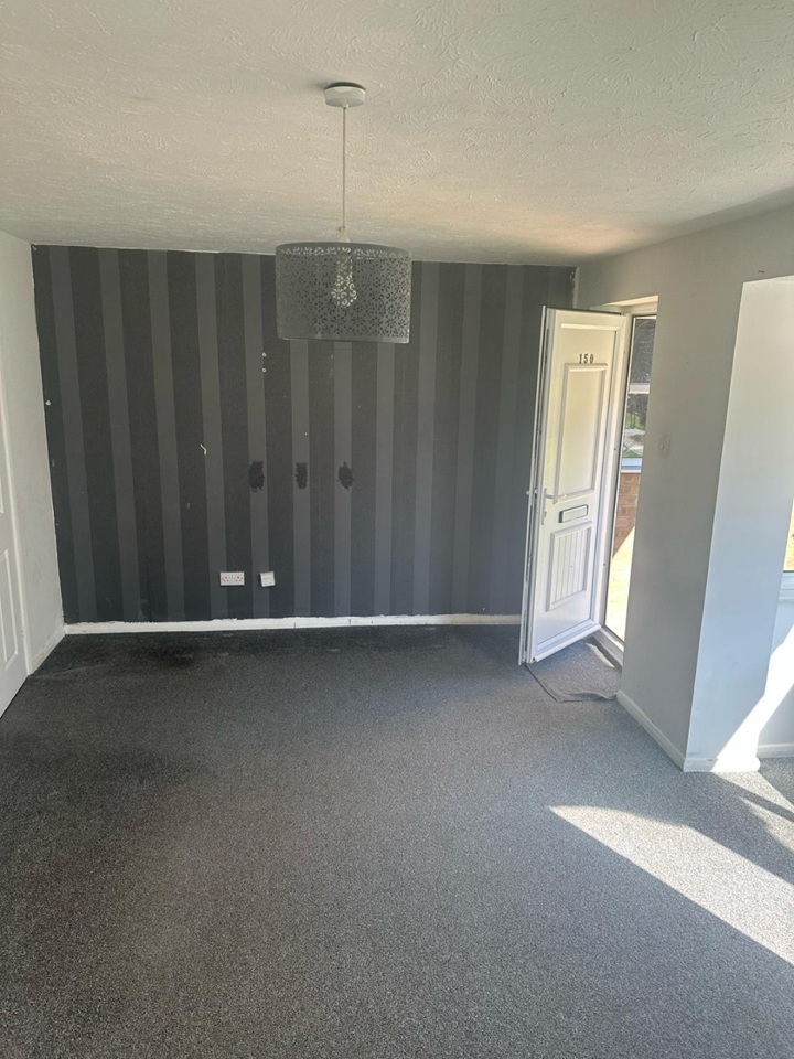 Erith - Studio Flat, Frobisher Road, DA8 - To Rent Now for £1,300.00 p/m